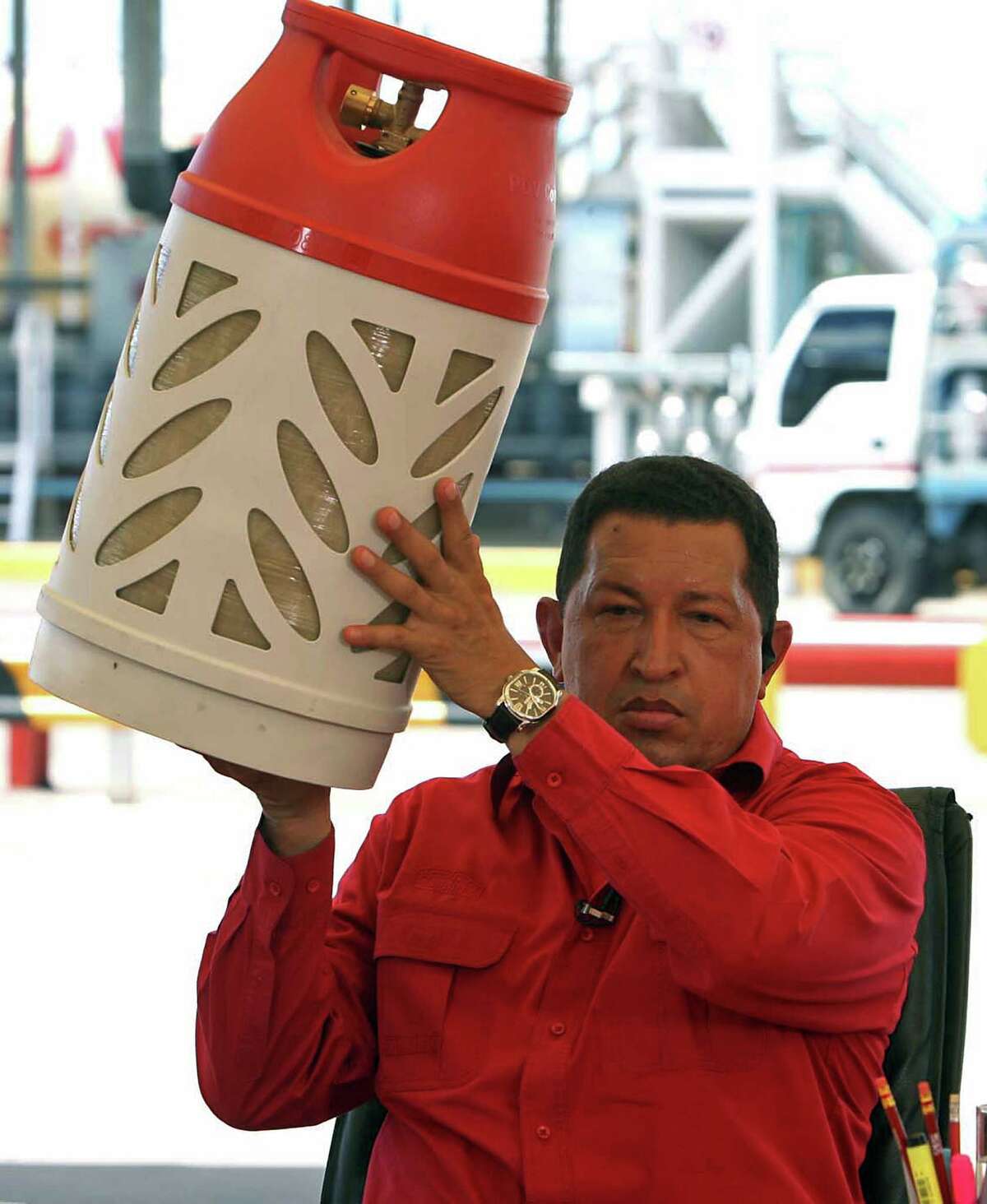 Chavez death leaves oil policy questions