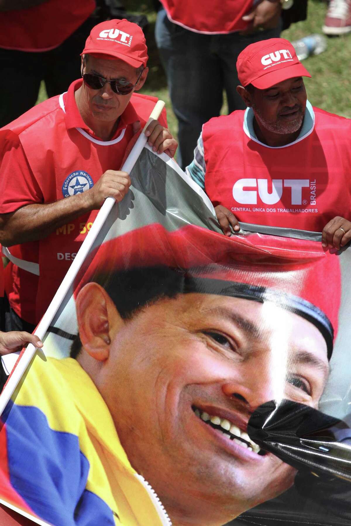 Chavez death leaves oil policy questions