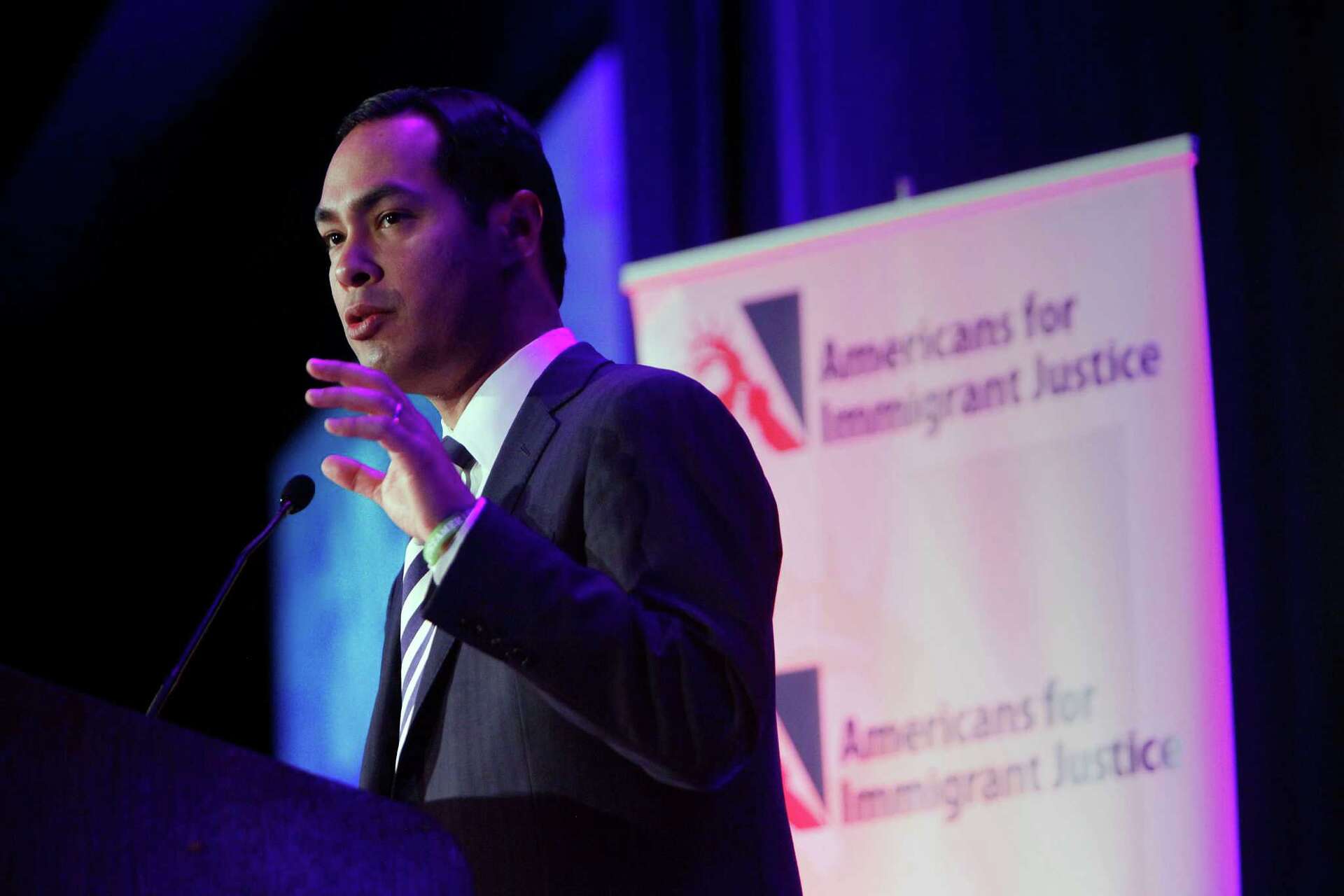 Castro talks immigration in Miami