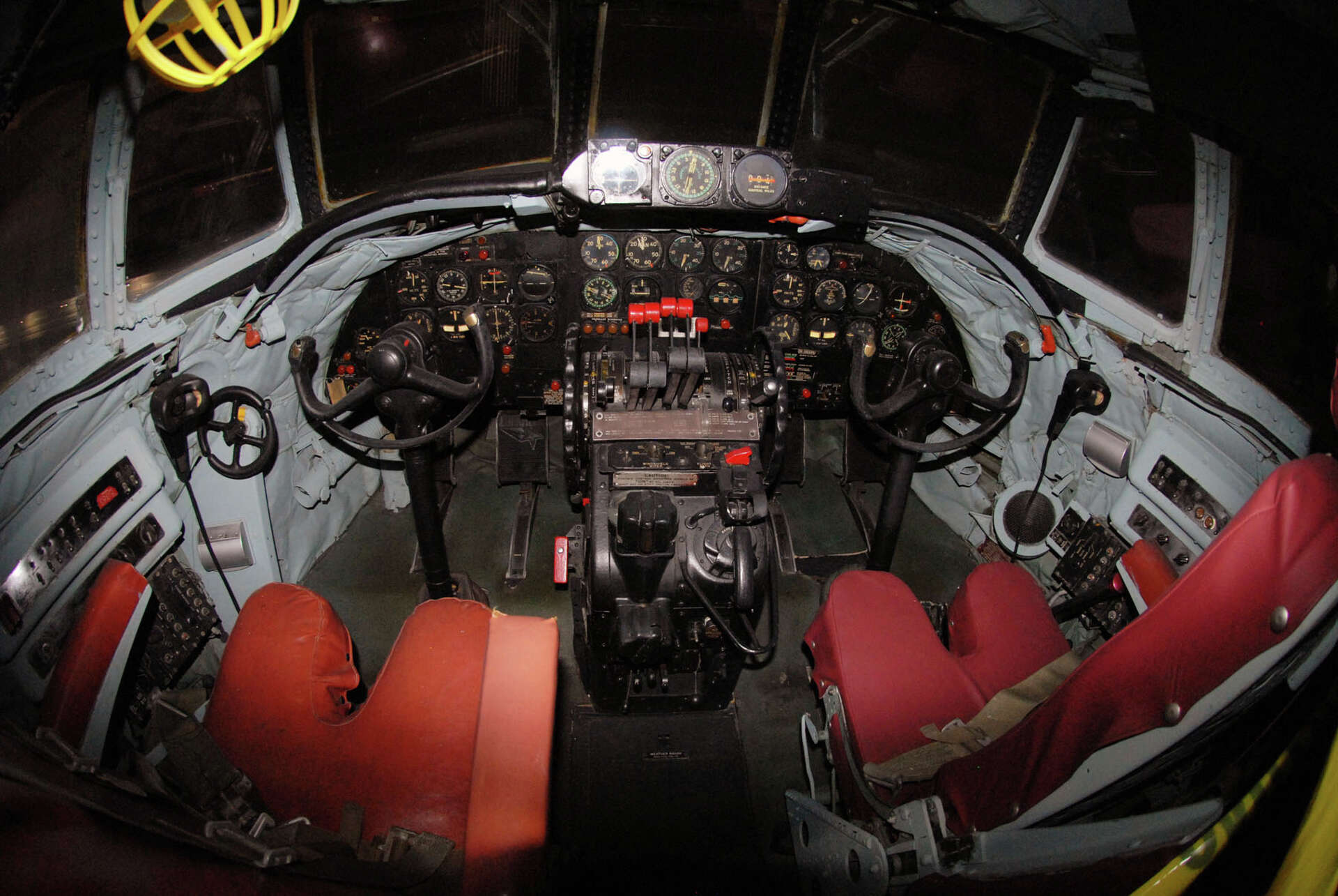 Tour the coolest cockpits from your desk