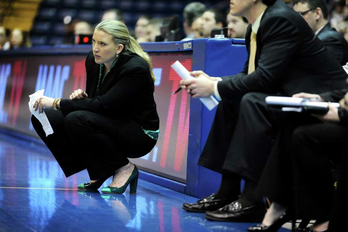 Feast, famine for Siena basketball