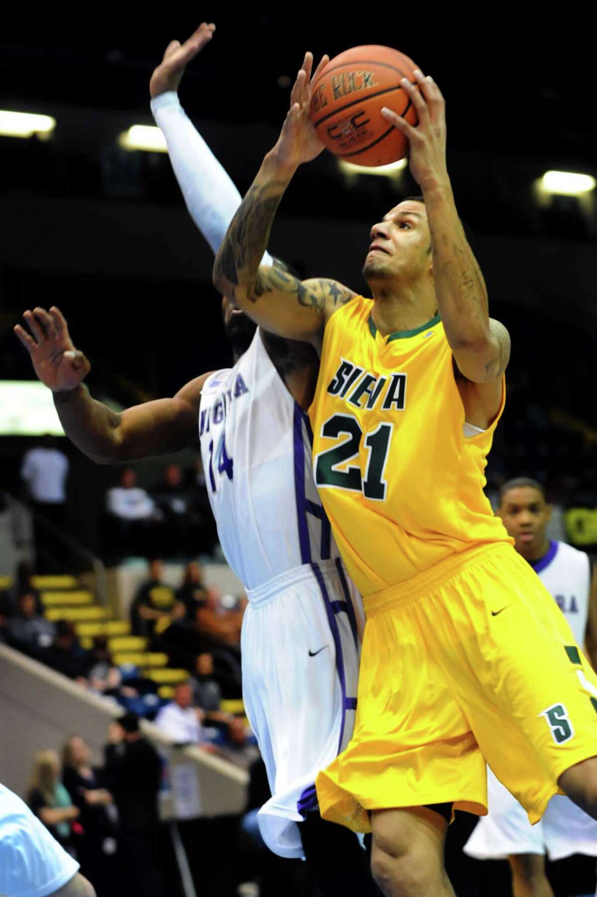 Feast, famine for Siena basketball