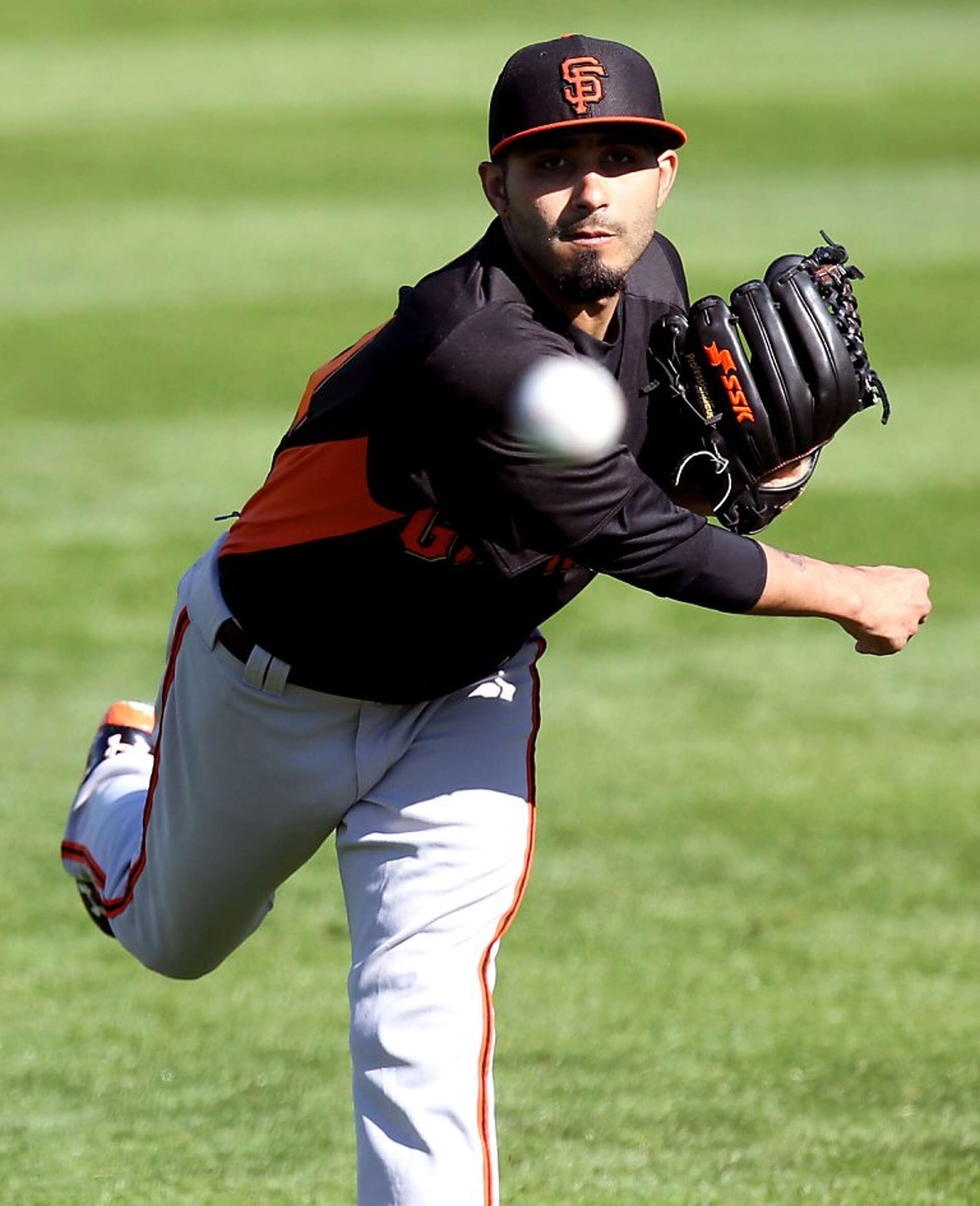 Giants' closer Romo stays close to edge