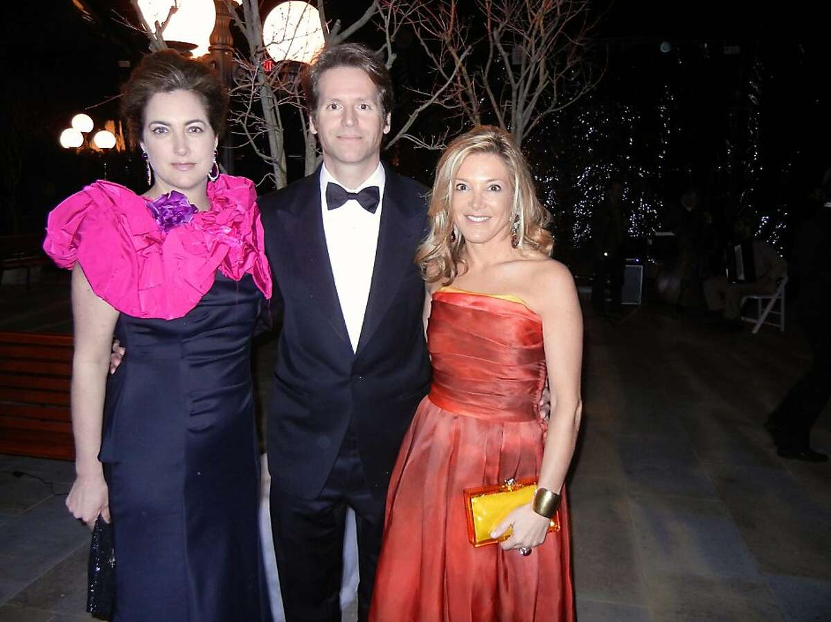 Gala raises $400K for de Young, Legion
