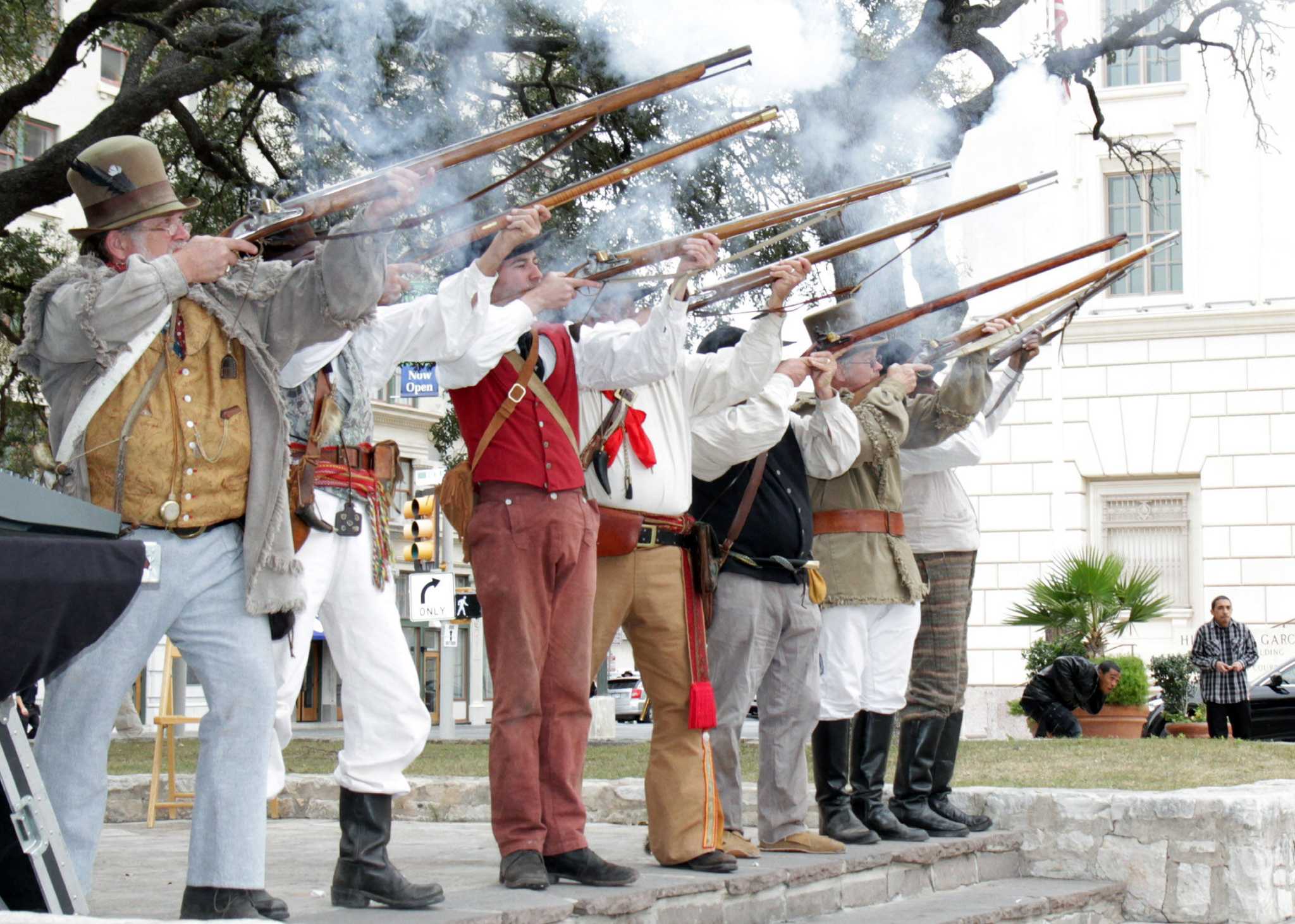 Fort Sam honors Alamo heroes