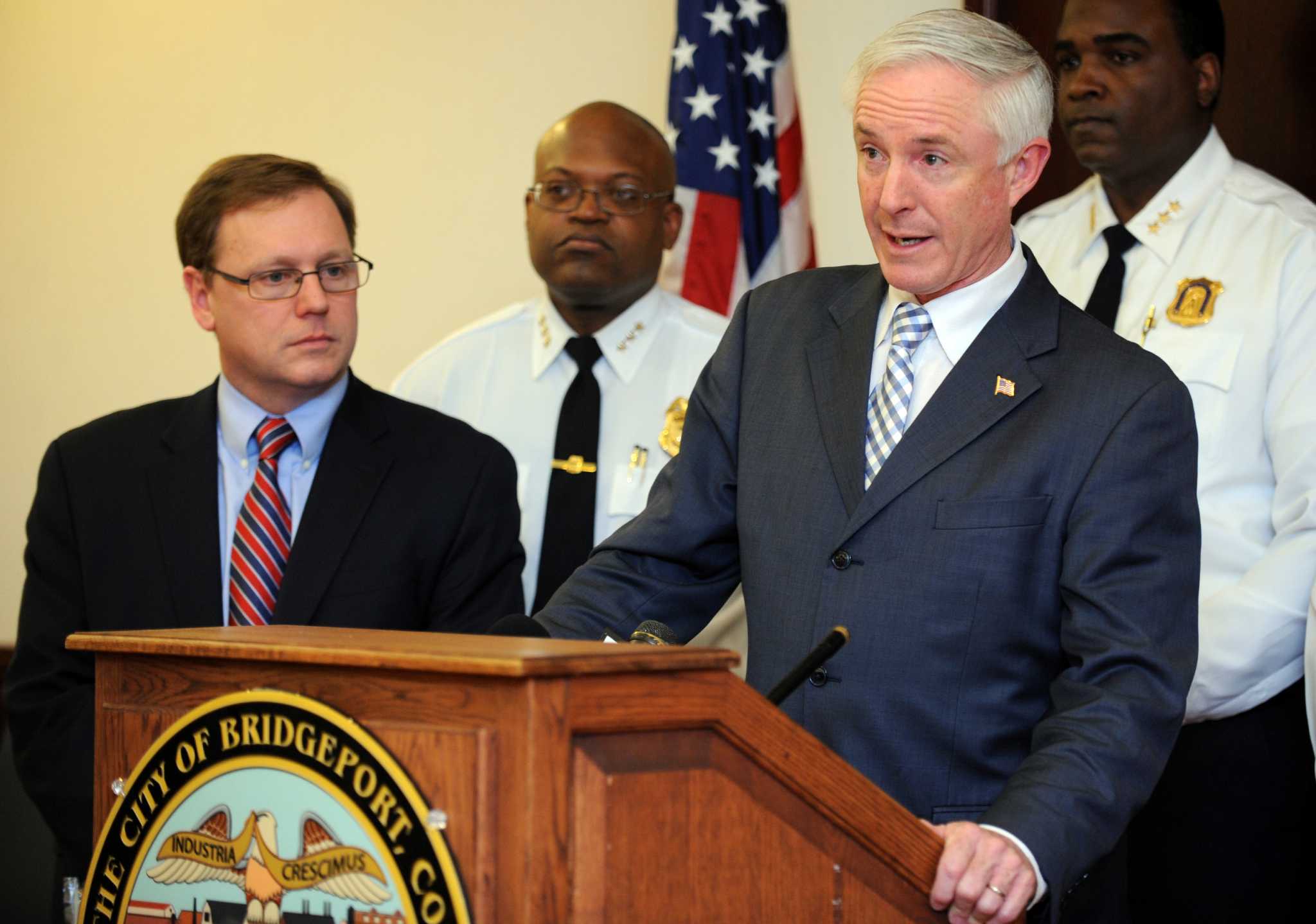 Finch, gun lobby group, back free gun locks