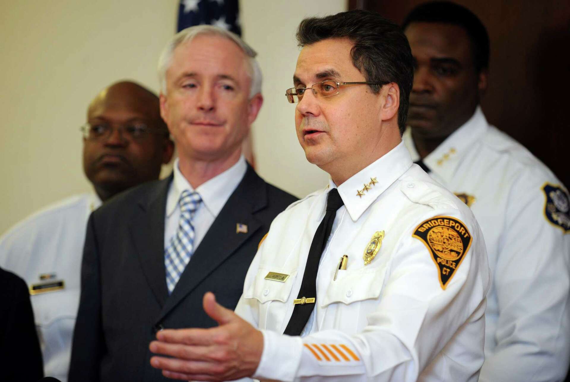 Finch, gun lobby group, back free gun locks