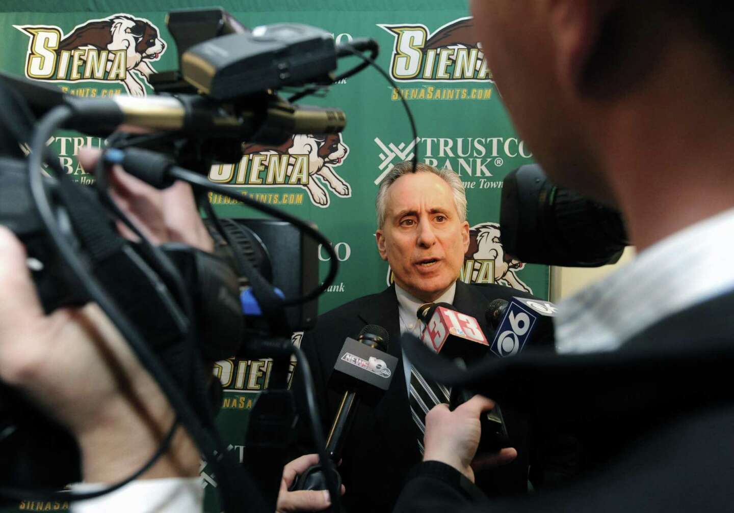 Feast, famine for Siena basketball