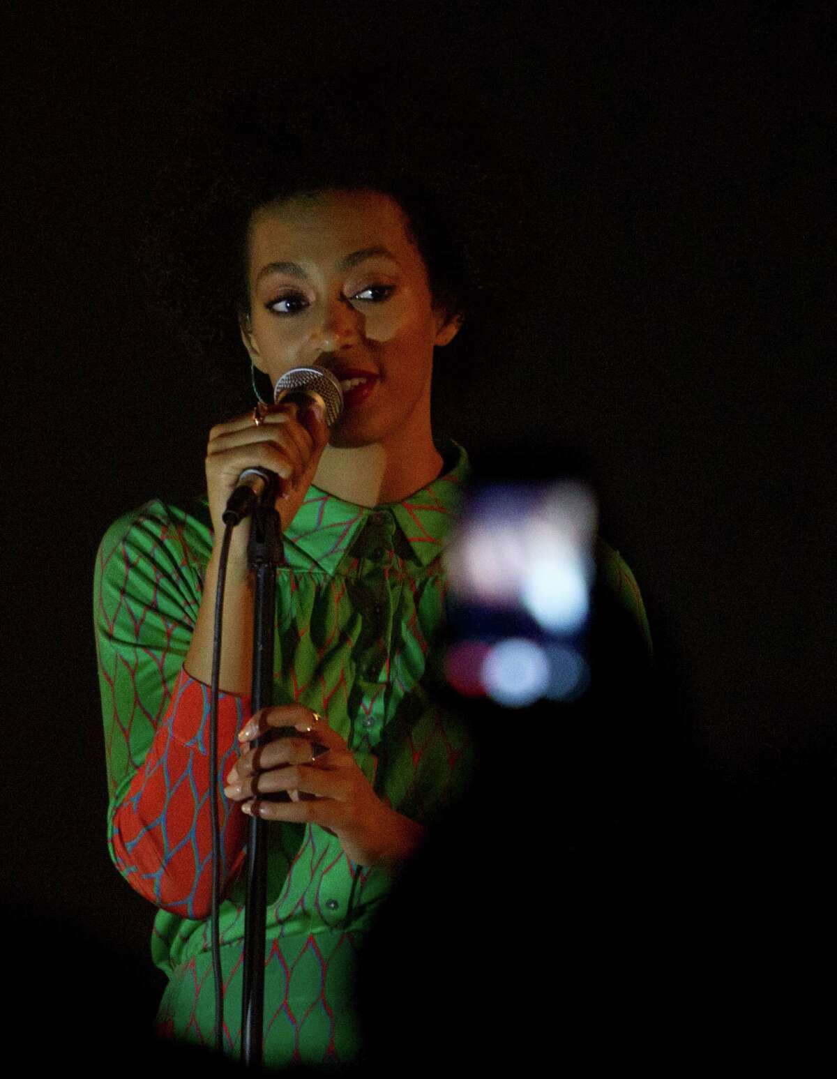 Review: Solange proves to be the coolest Knowles sister