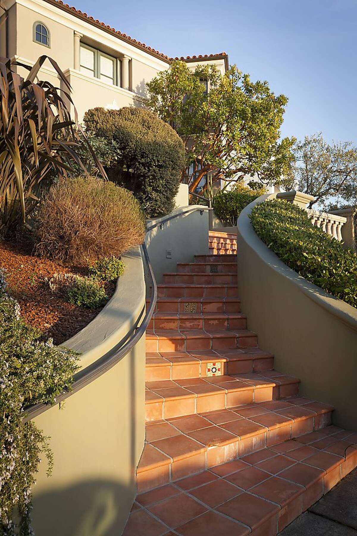 Spanish Colonial home in Oakland boasts scenic views