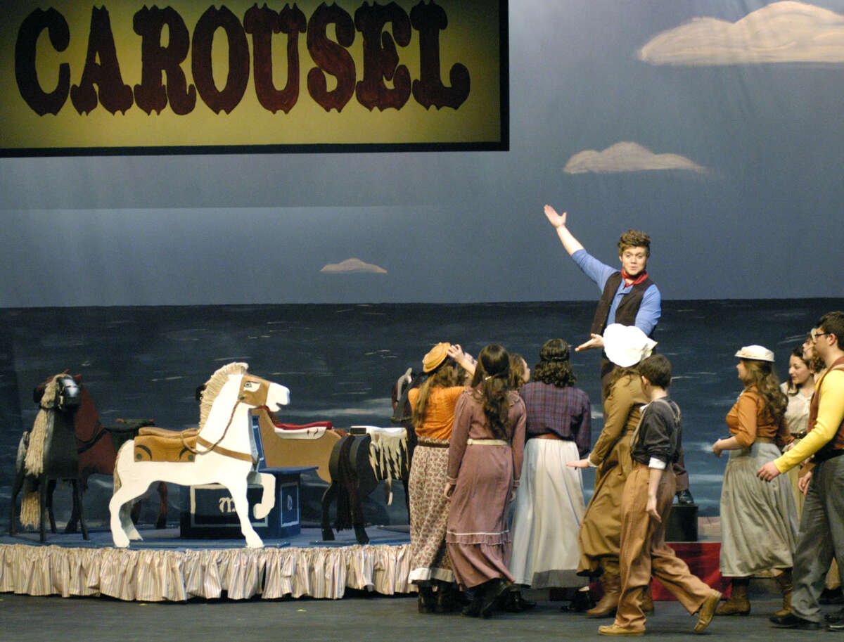'Carousel' lights up the NMHS stage