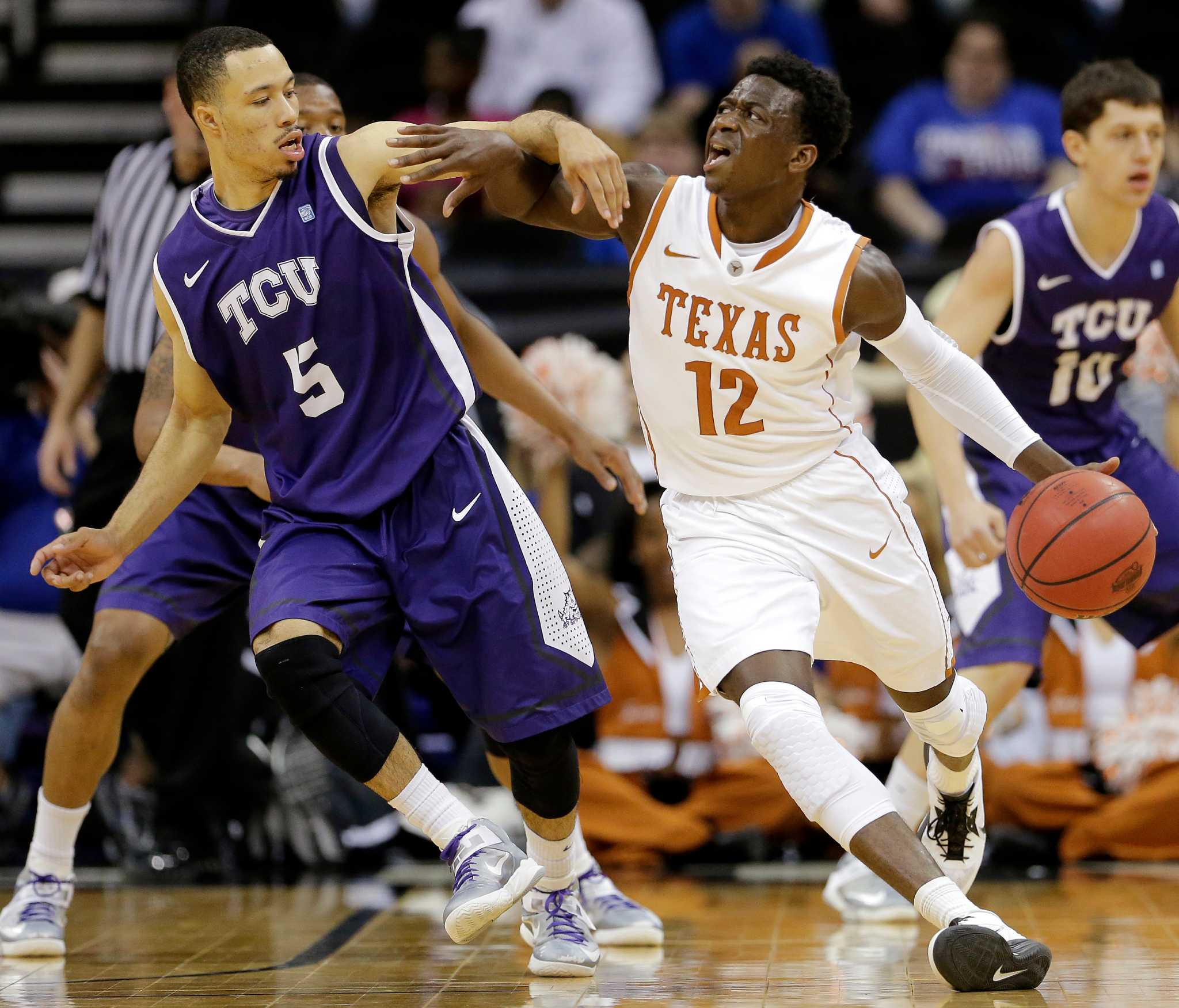 Report: Spurs sign Kabongo for camp