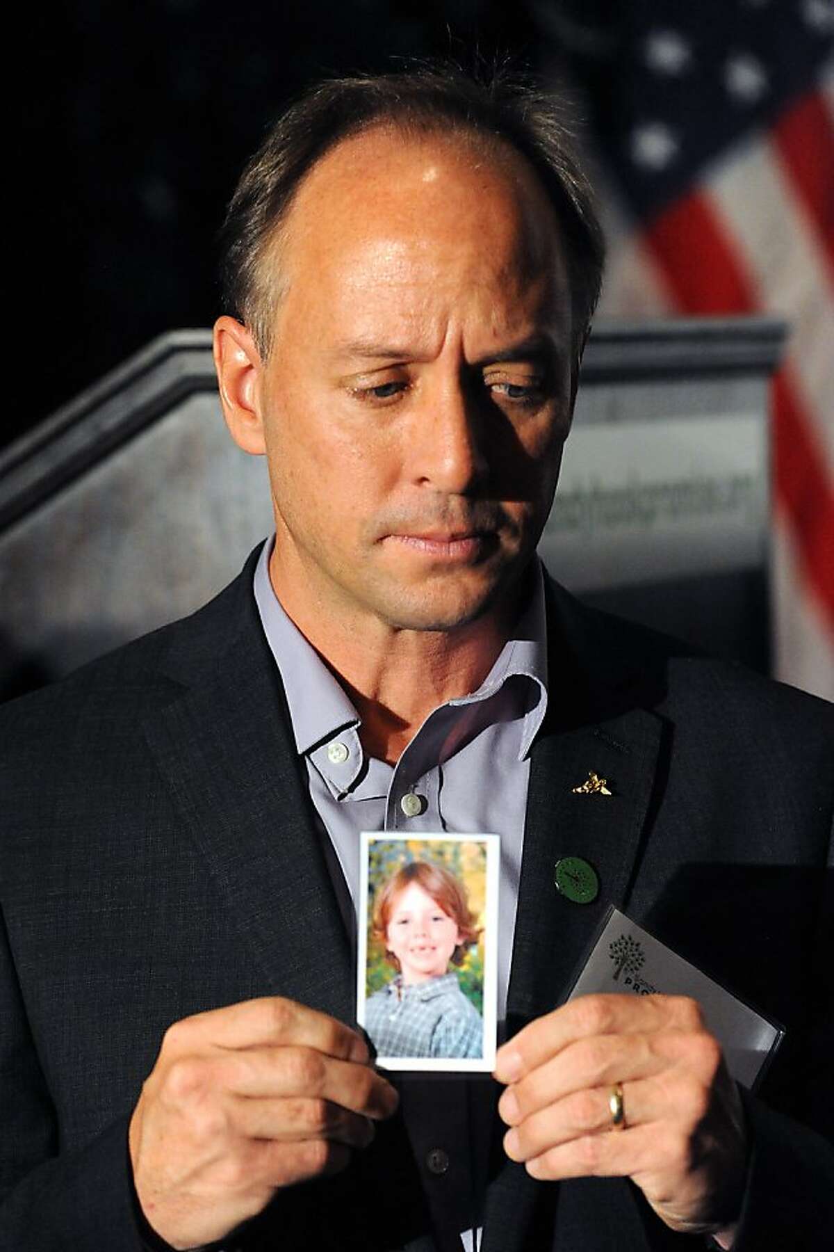 Sandy Hook parents turn to tech for help