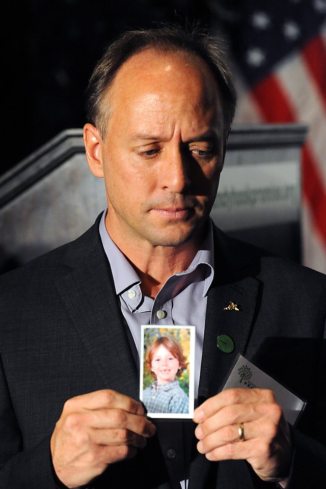 Sandy Hook parents turn to tech for help