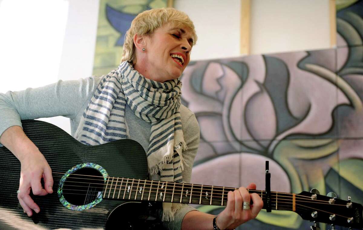 Integrated approach helps to highlight abstract-inspired art