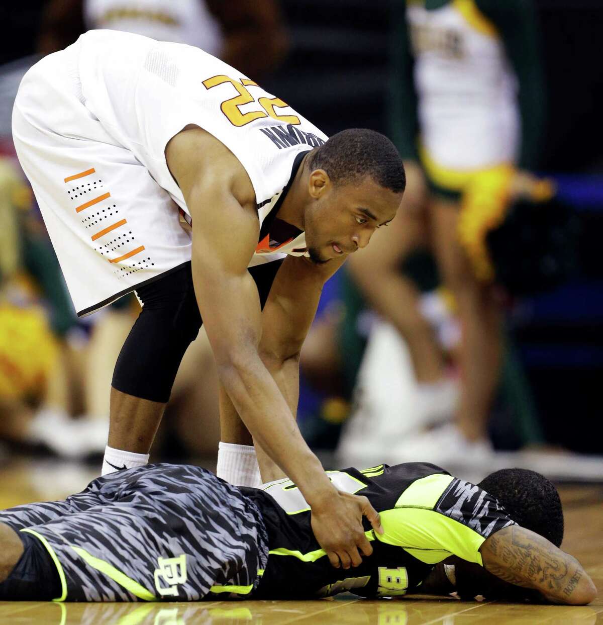 Baylor's big rally not enough