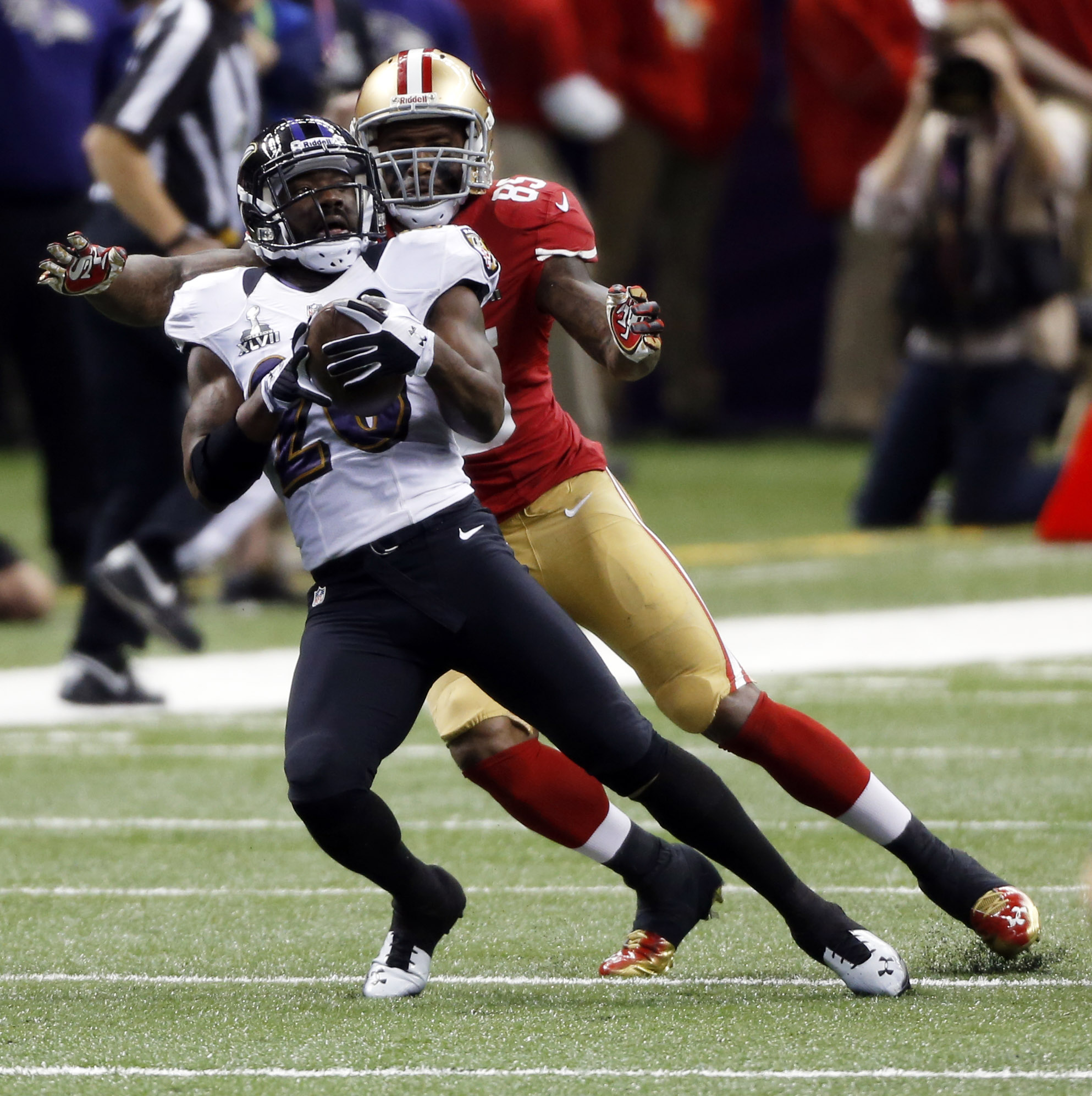 Reed leaves town, but talks with Texans still on