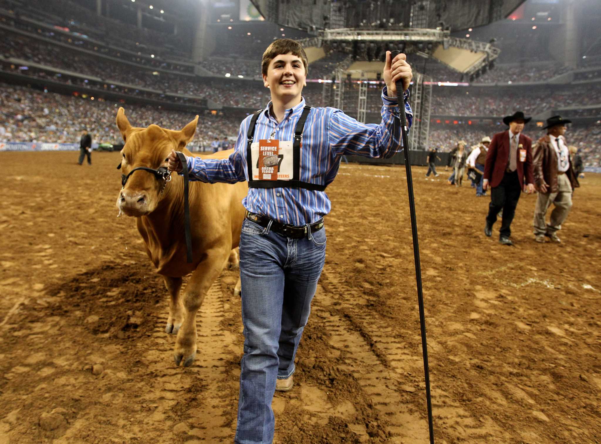 Panhandle teen's steer named grand champion at rodeo
