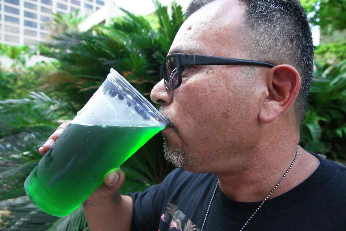Green-decked crowds turn out to mark St. Patrick's Day