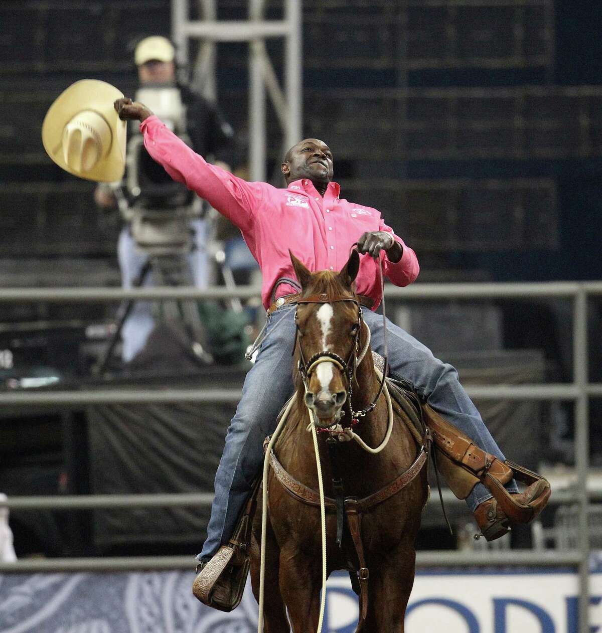 Whitfield scores hometown win on final day