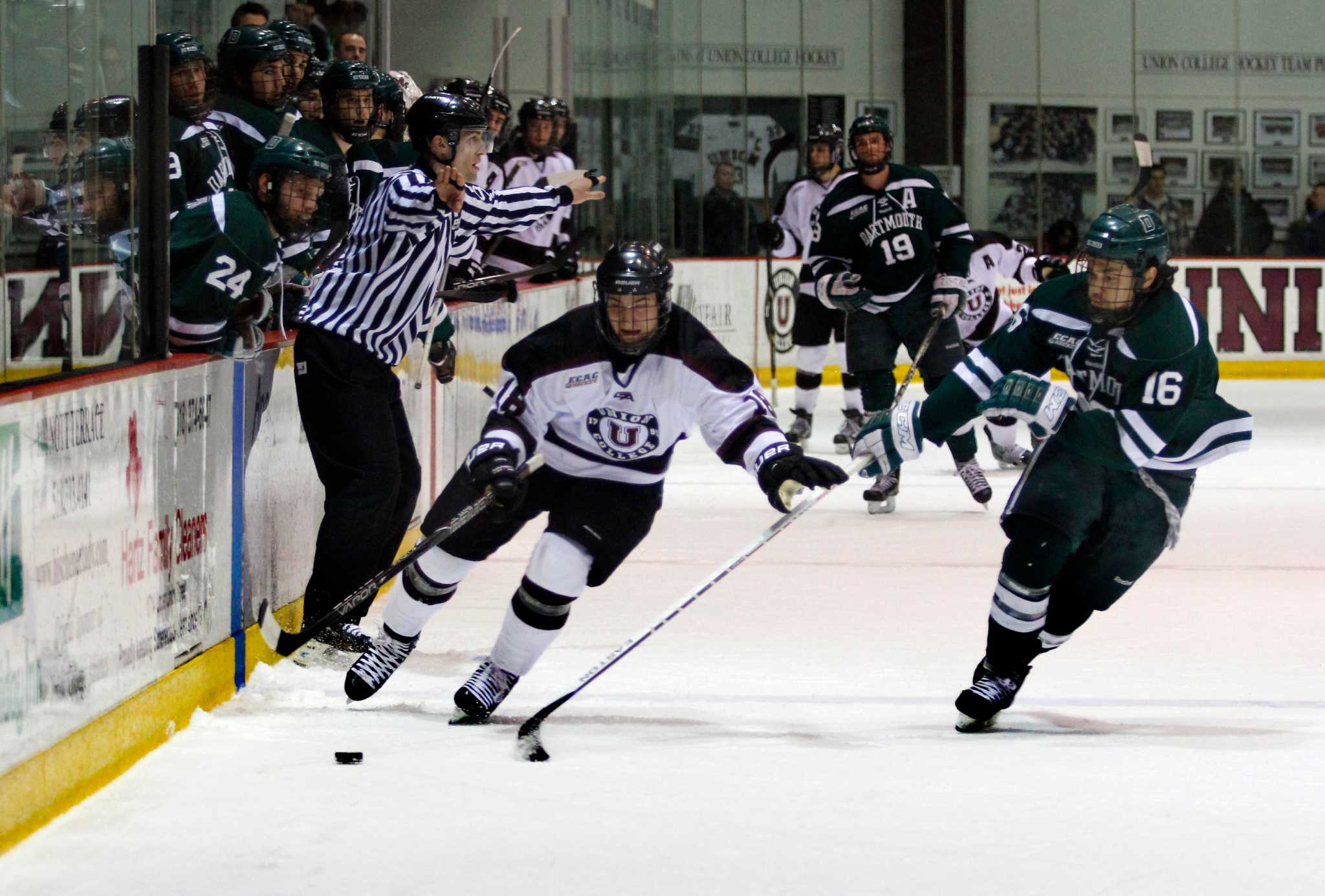 Union skates into semifinals