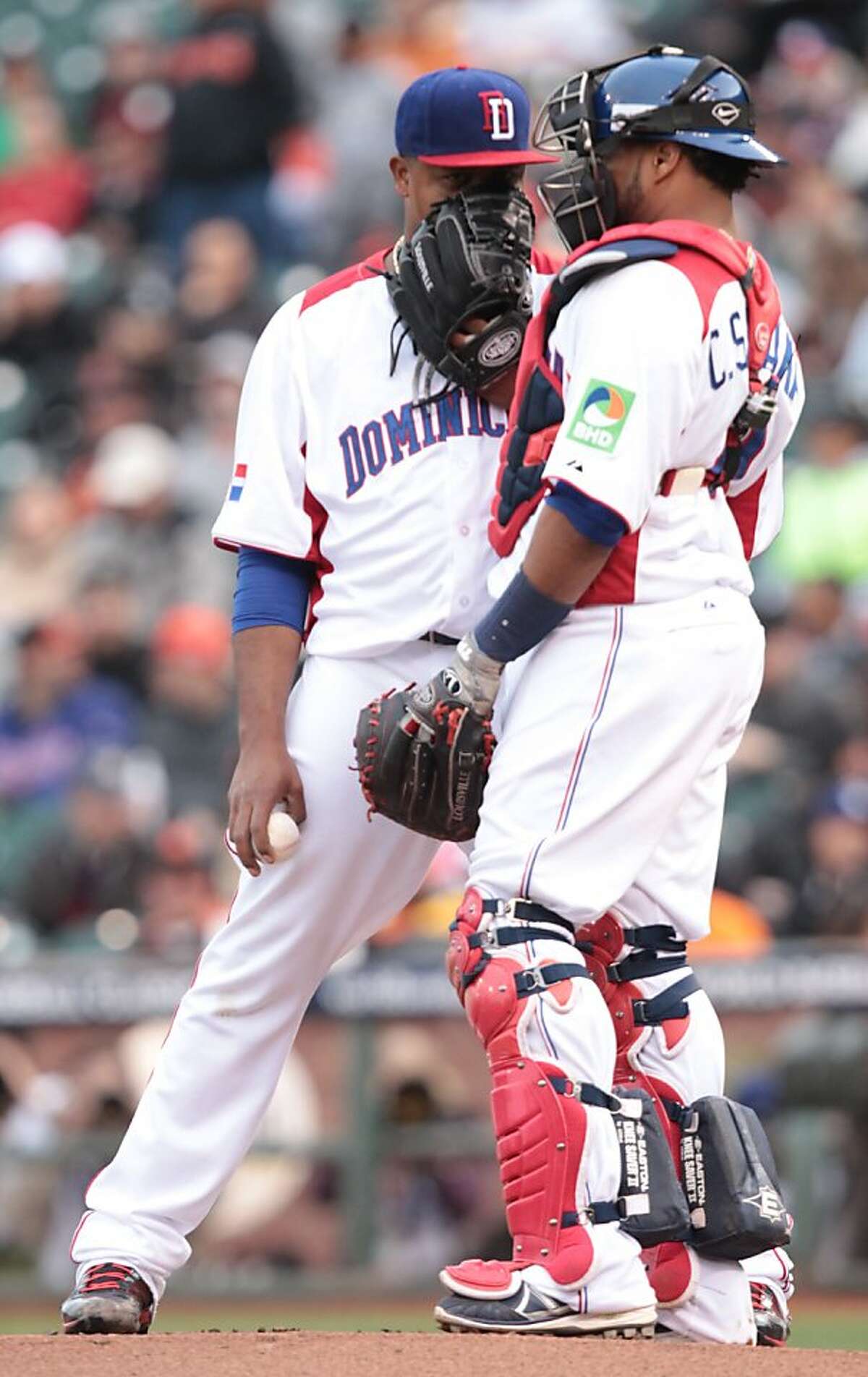 Dominicans top Dutch, reach WBC final