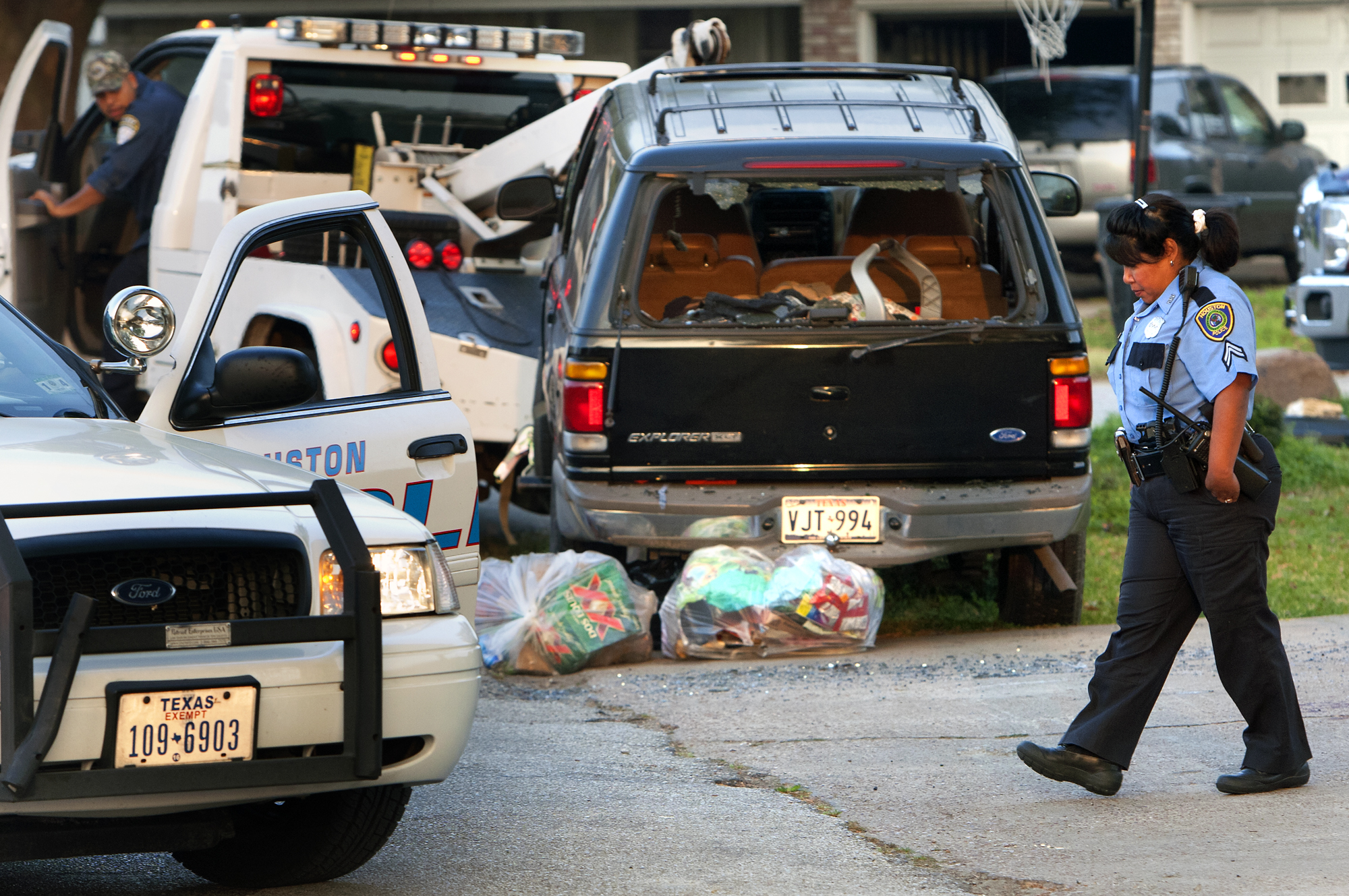 HPD officer wounded, suspect killed in shootout