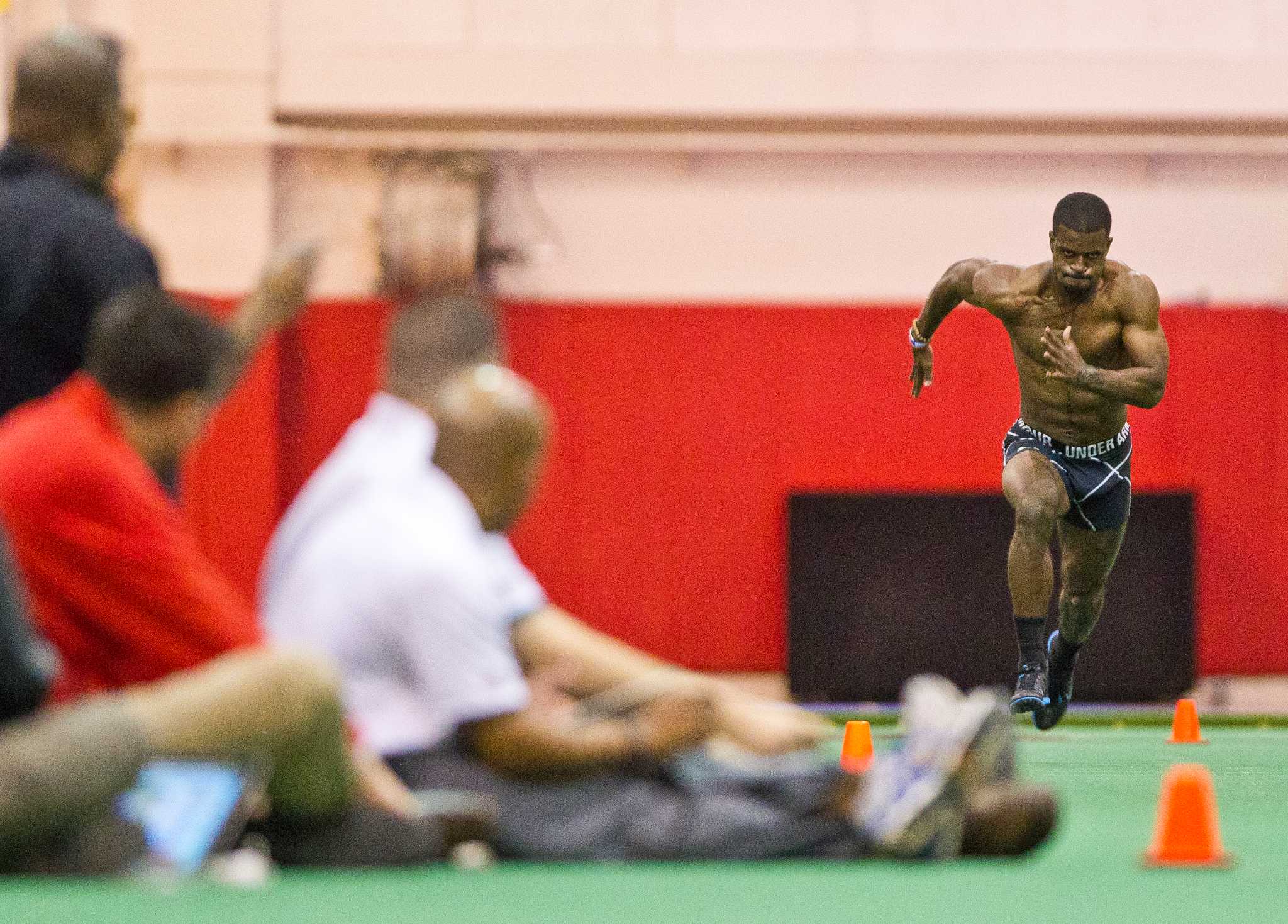 UH's Hayden shows off speedy recovery to NFL scouts