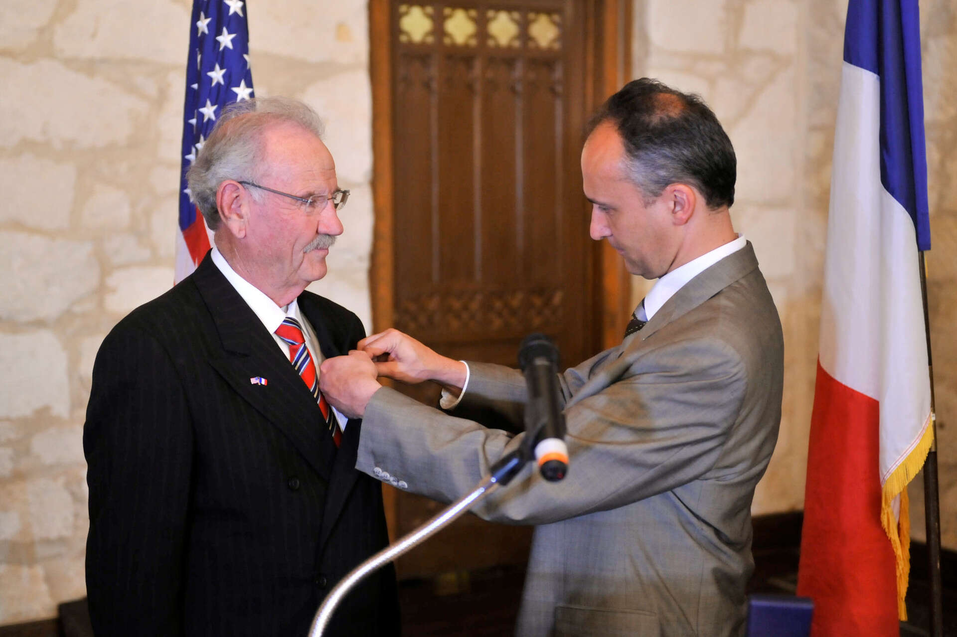 WWII veterans receive French honors
