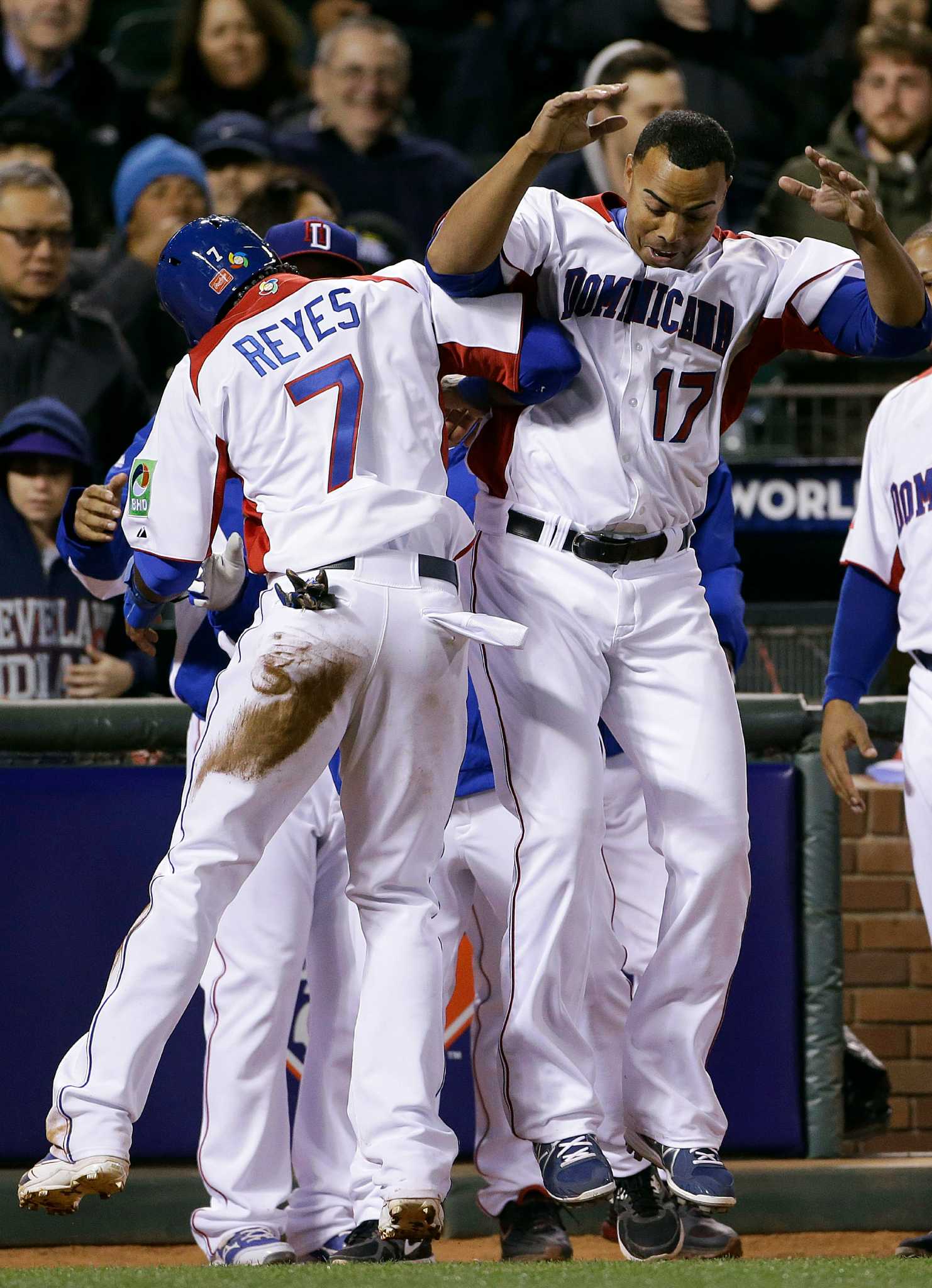 Dominican Republic joins Puerto Rico in WBC final