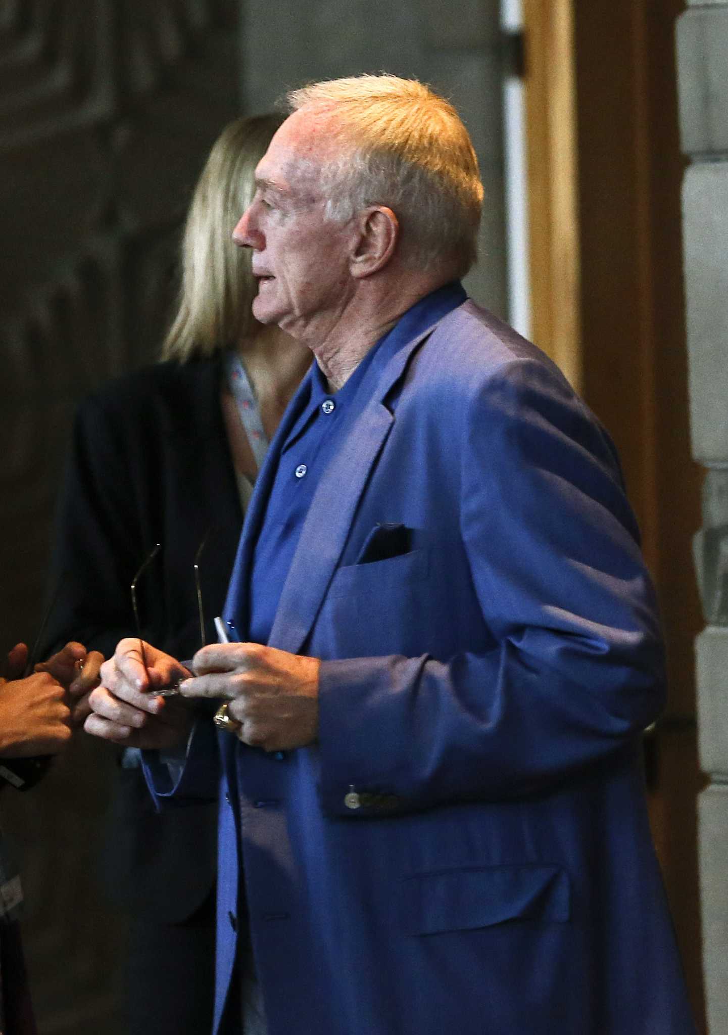 Cowboys owner Jones: QB Romo will get new deal soon