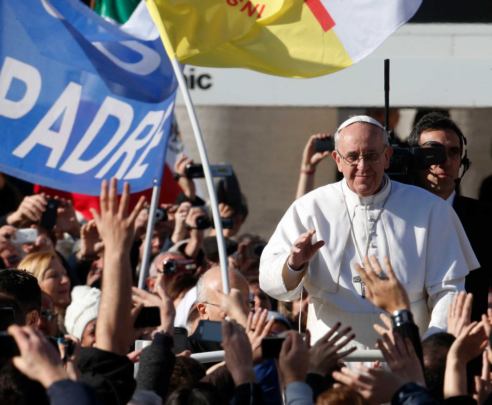 Pope Francis opens his ministry with installation Mass
