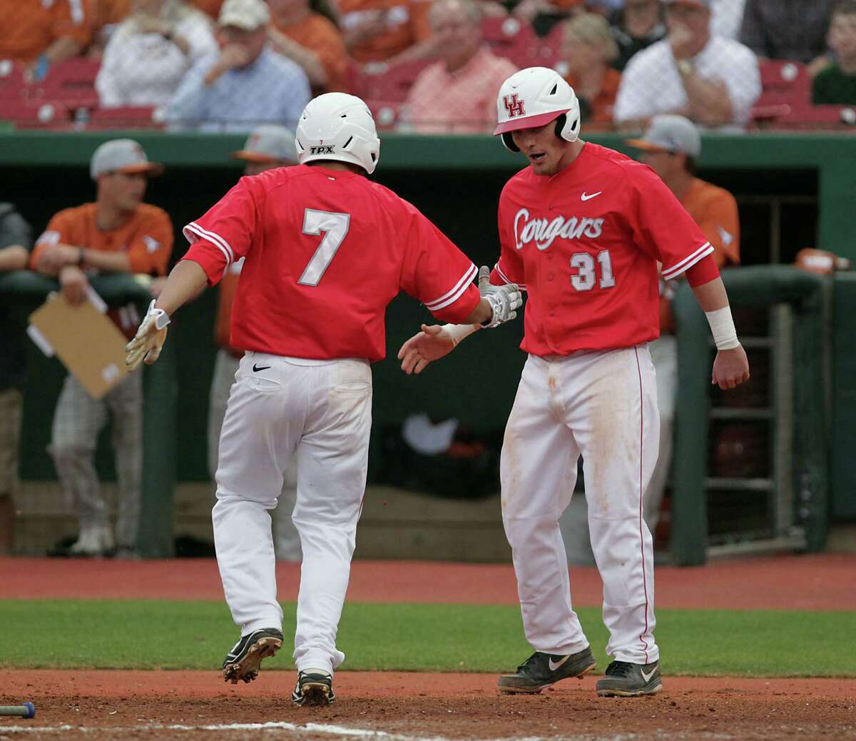 NCAA baseball: UH 4, Texas 3