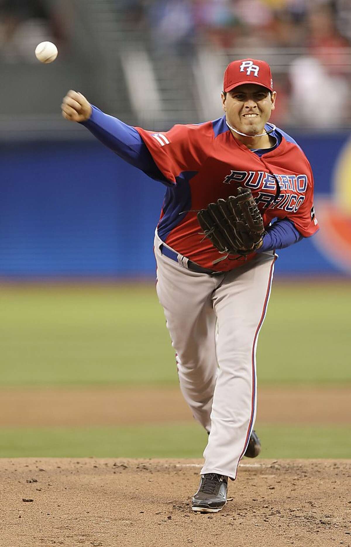 Dominicans top Puerto Rico 3-0, win WBC