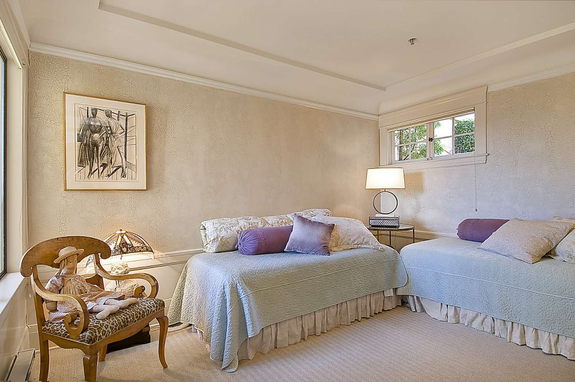 2-level Russian Hill condo with garden