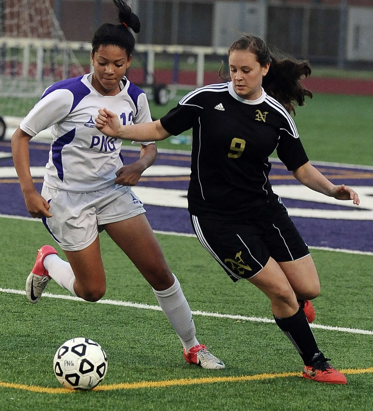 Nederland girls soccer wins shootout against PN-G