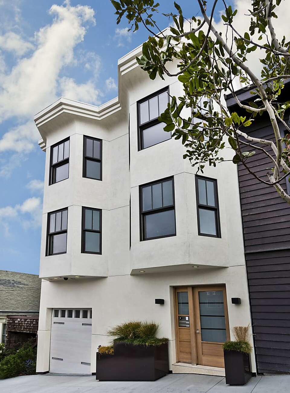 Potrero Hill Edwardian features elevator, roof terrace, retractable ...