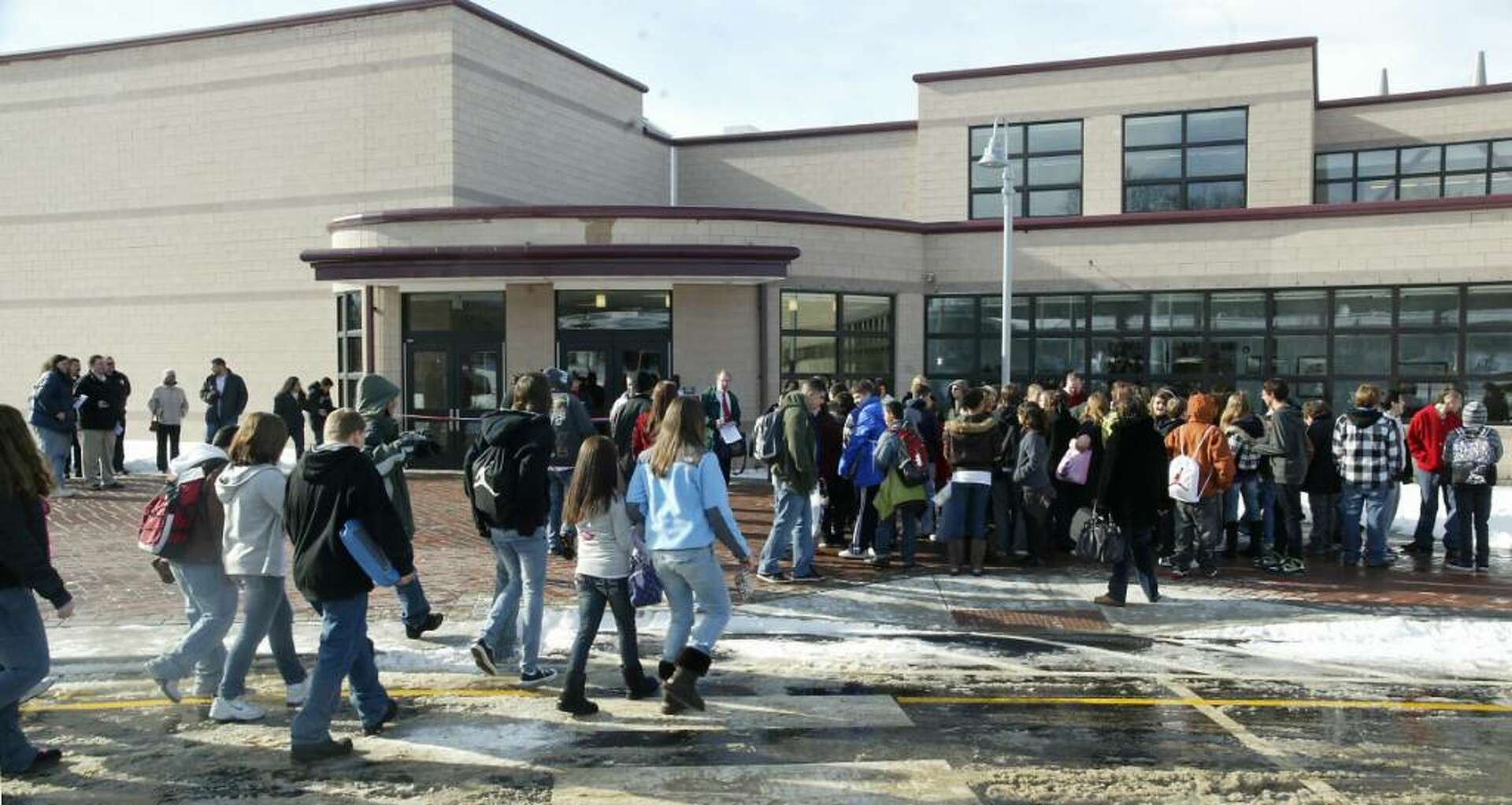 After years in the works, new middle school finally opens