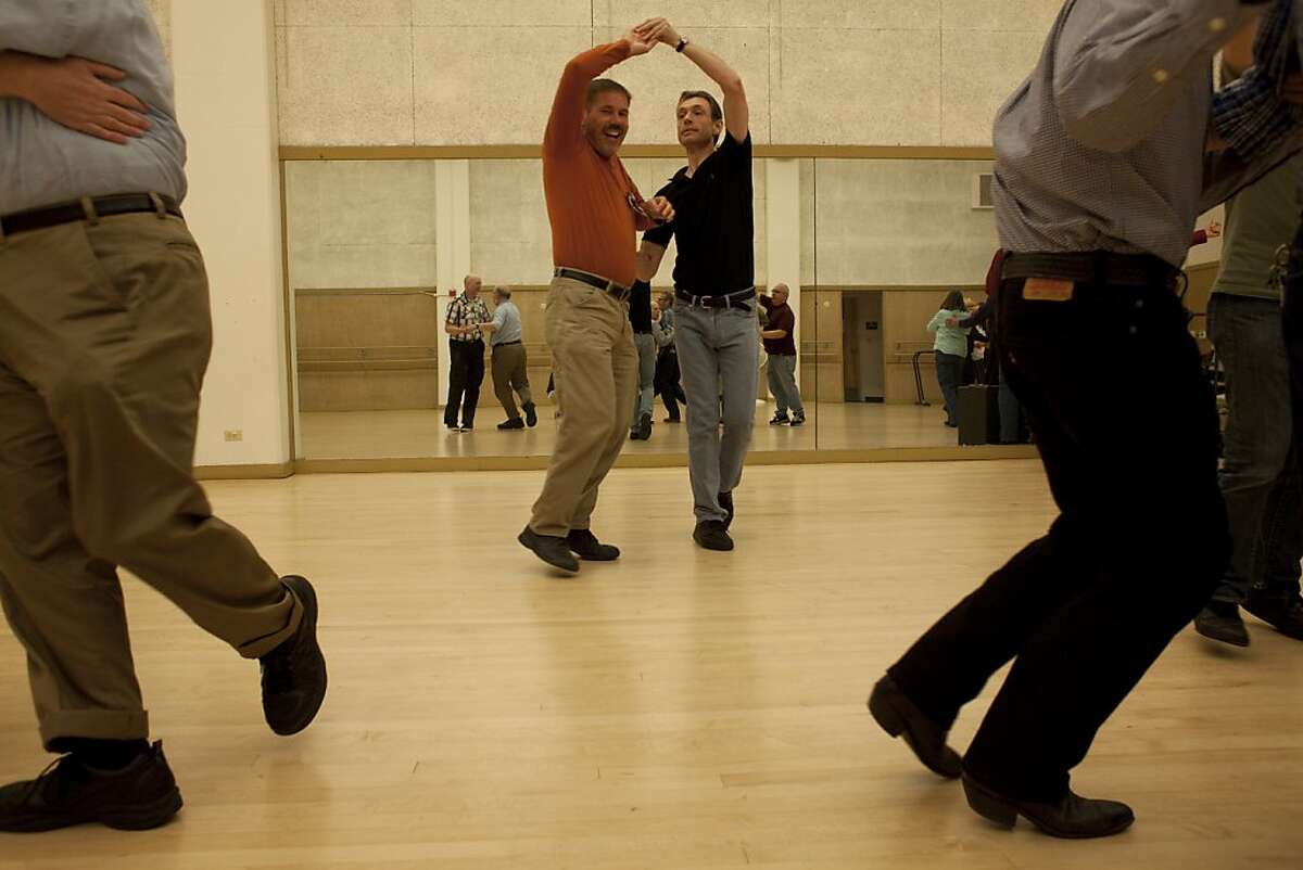 Square dancing fills Boomers' dance card
