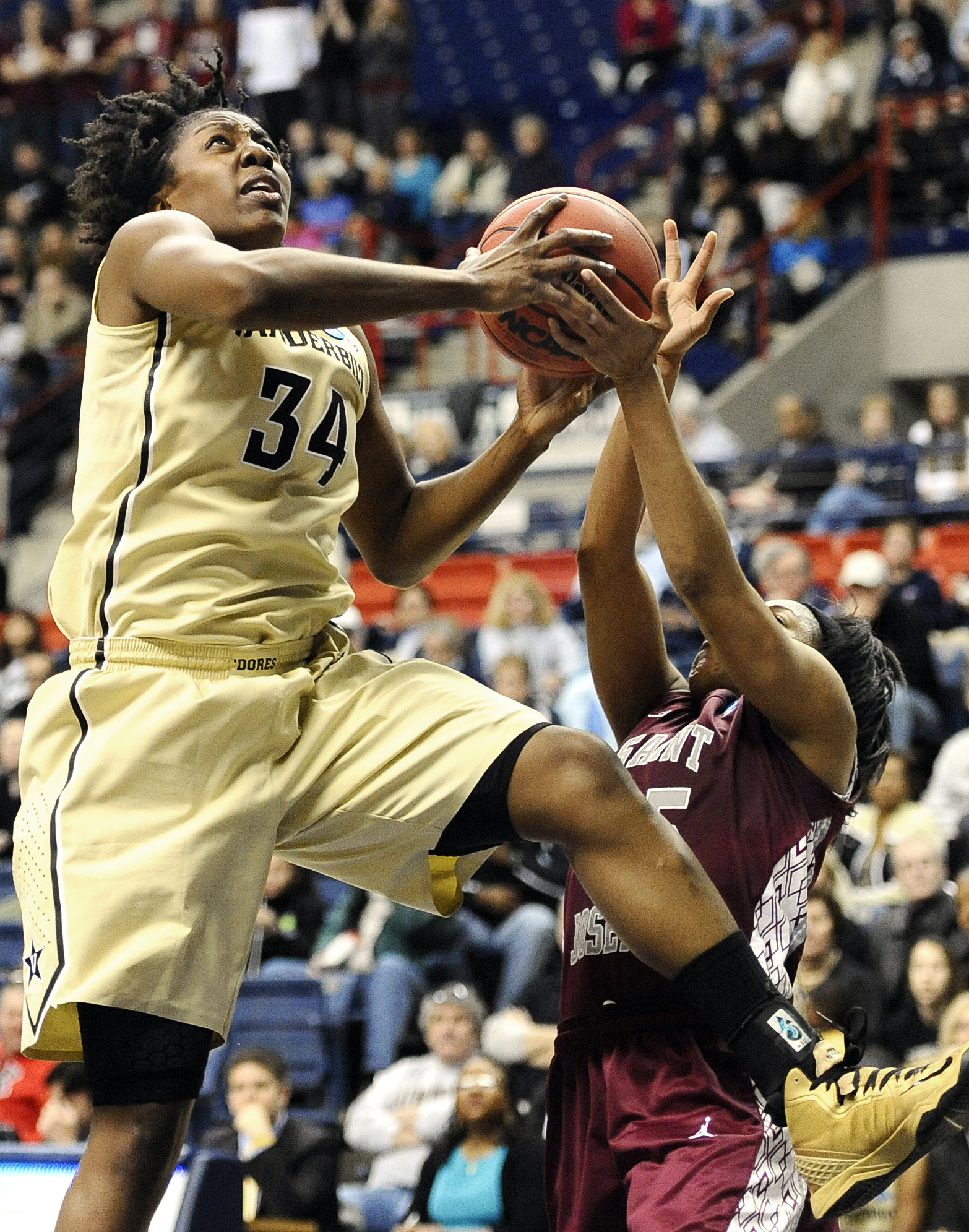 Prim, Saint Joseph's hang tough but fall in NCAAs