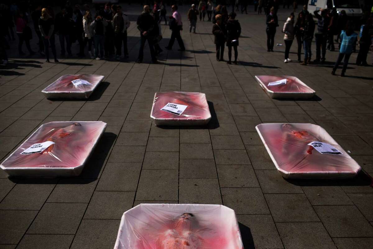 World news photos: Protesting meat and other news