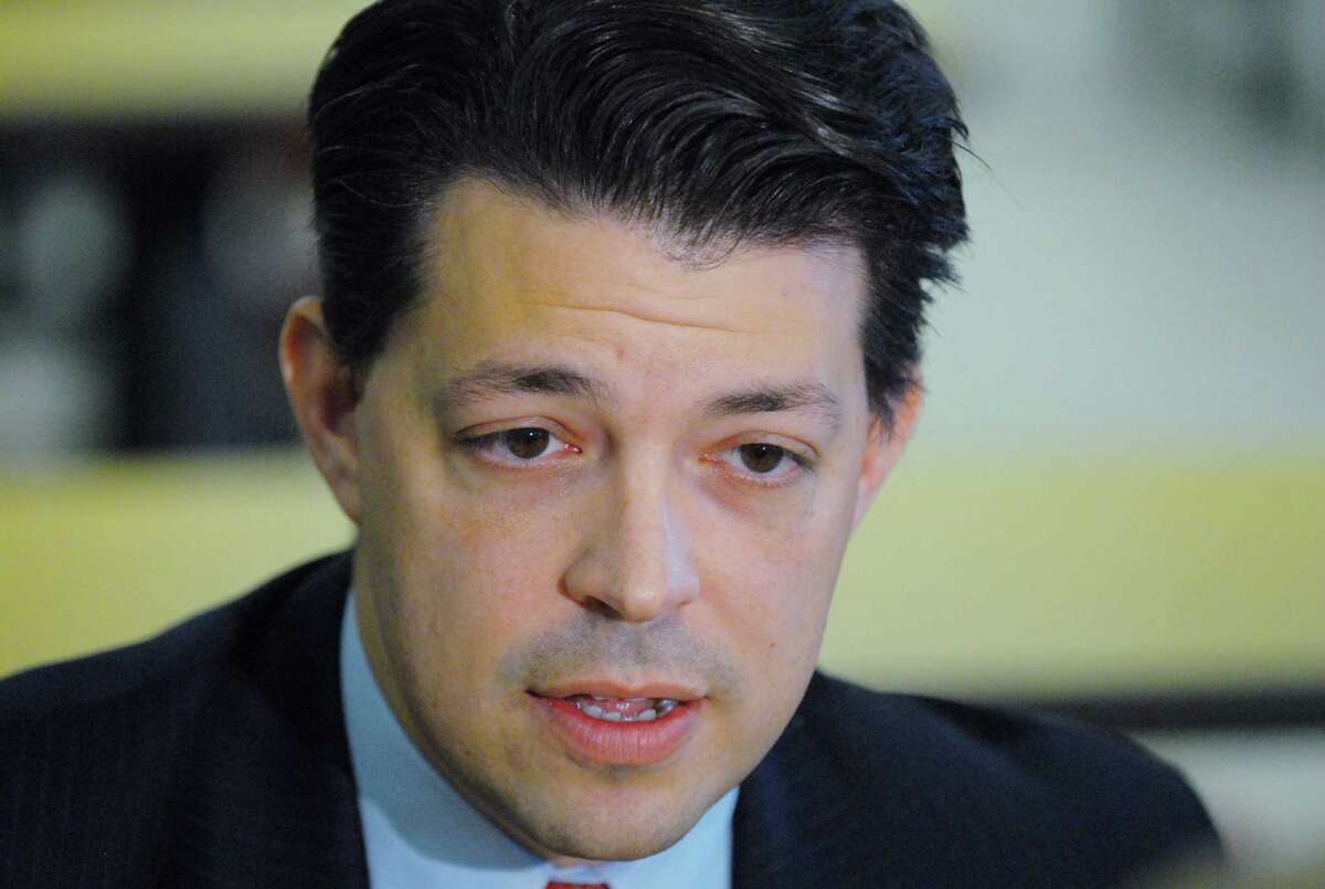 Disbarred lawyer changes plea to guilty