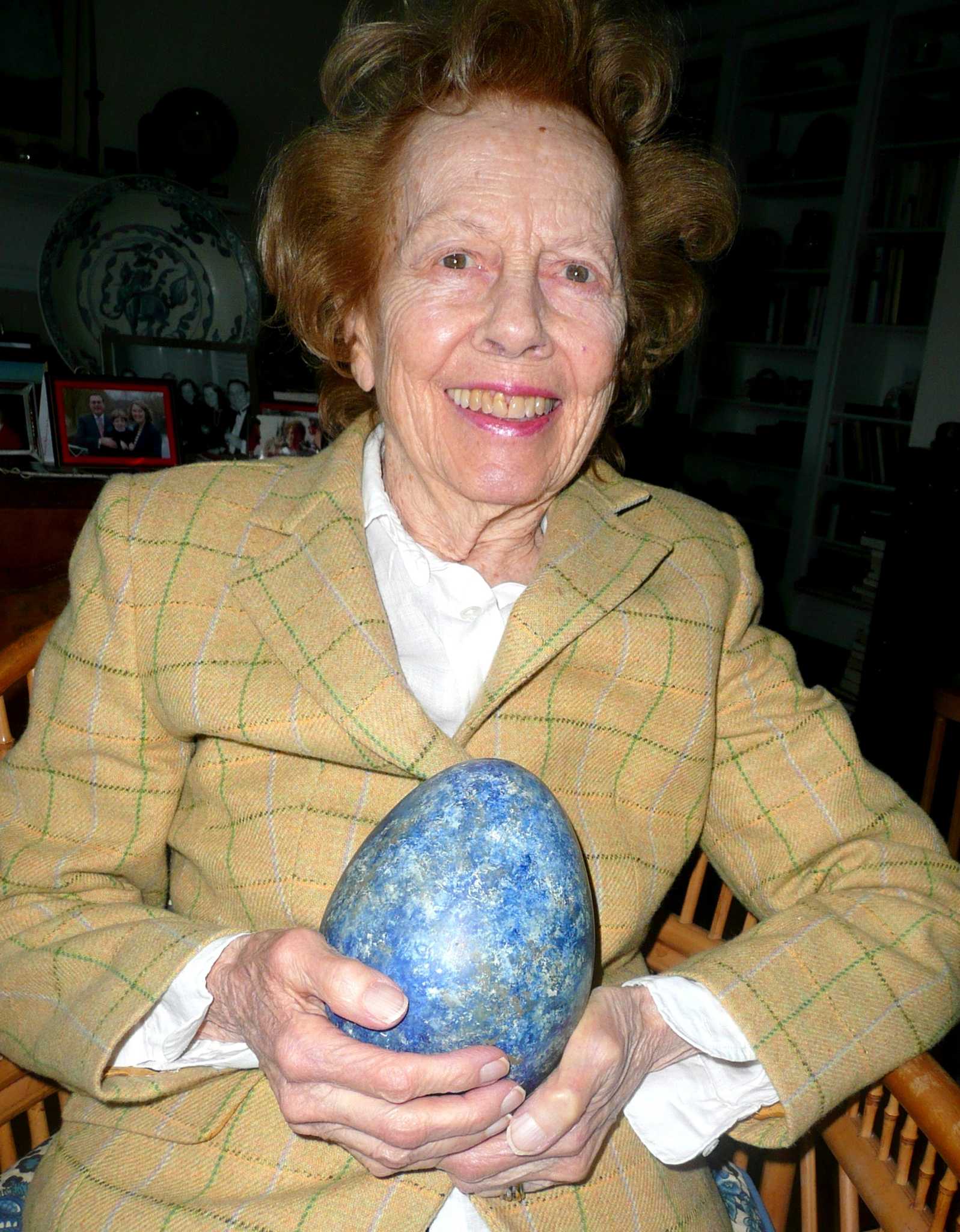 Portrait of the artist: Helen Rowan and the "Art of the Painted Finish"