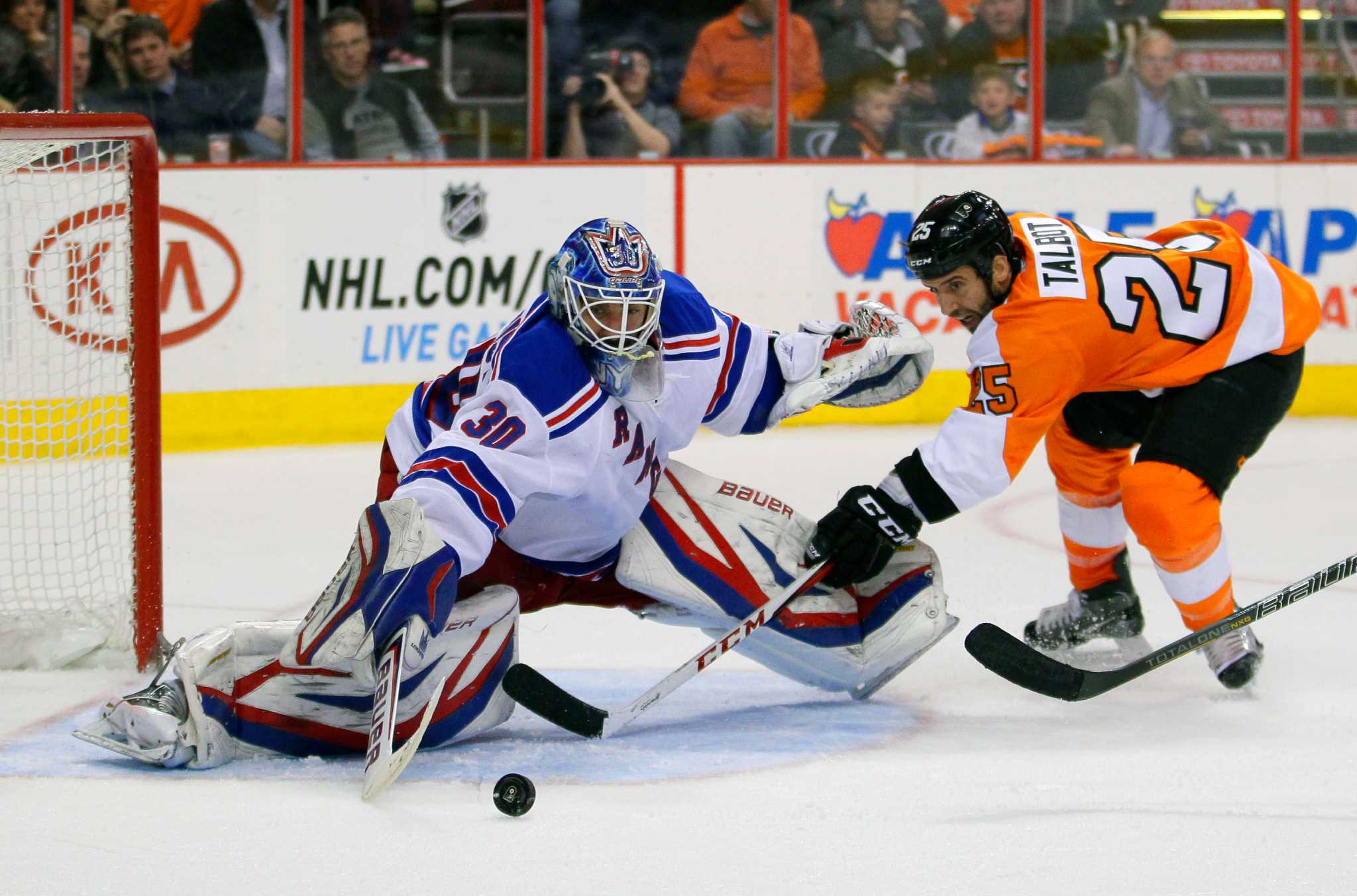 Rangers dominate the Flyers