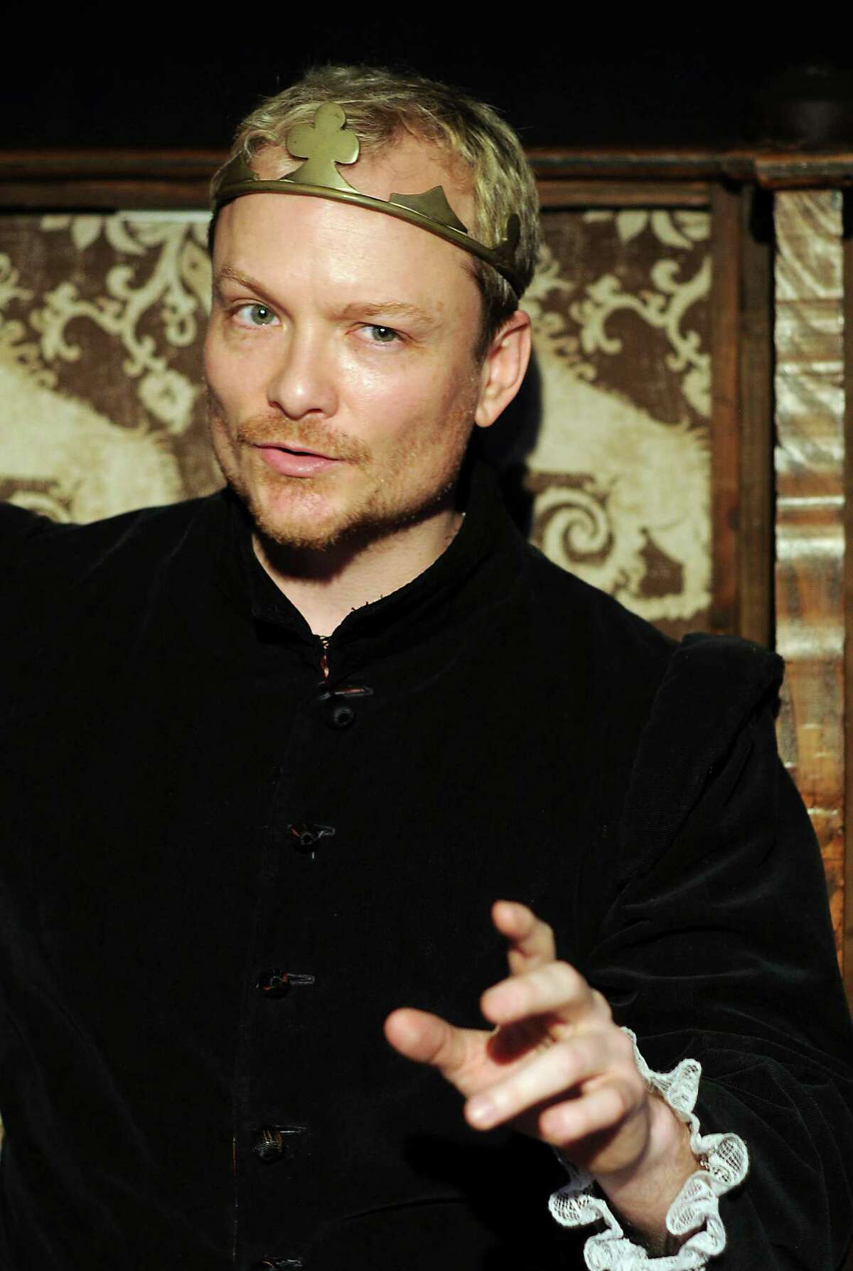 Main Street Theater's 'Henry V' fights the good fight