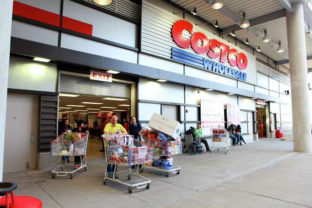 The surprising amount a Costco store manager can make