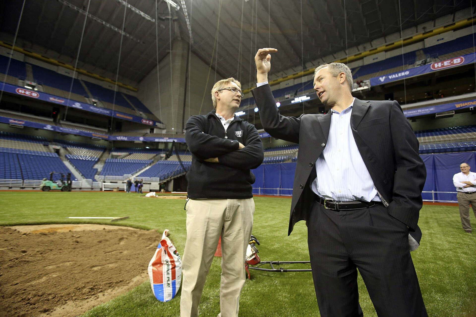 It's batter up for first time in the Alamodome
