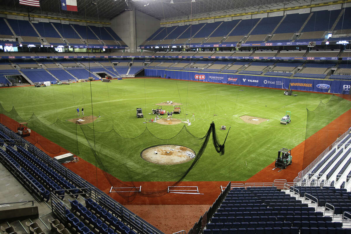 It's batter up for first time in the Alamodome