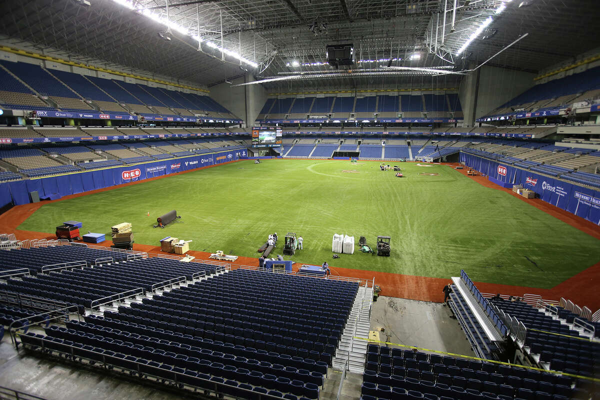 It's batter up for first time in the Alamodome