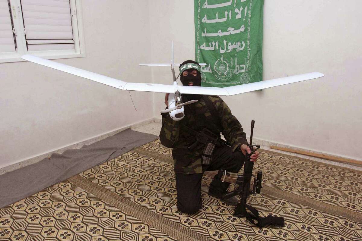 UTSA researchers study using brain signals to operate drones